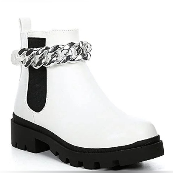 Steve Madden | Shoes | Steve Madden Amulet Ankle Boot With Silver Chain ...